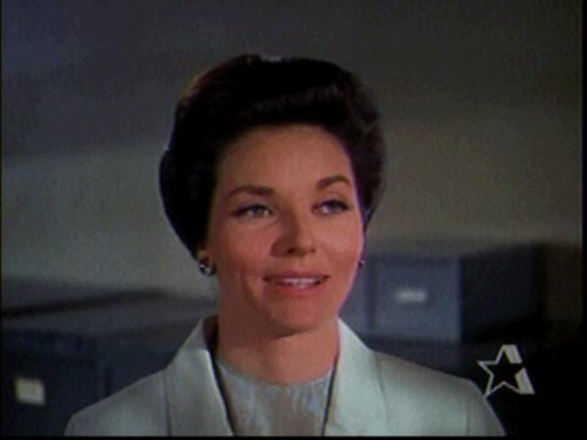 Happy Birthday Lee Meriwether!!! – Catfan's Feline Fatale Follies